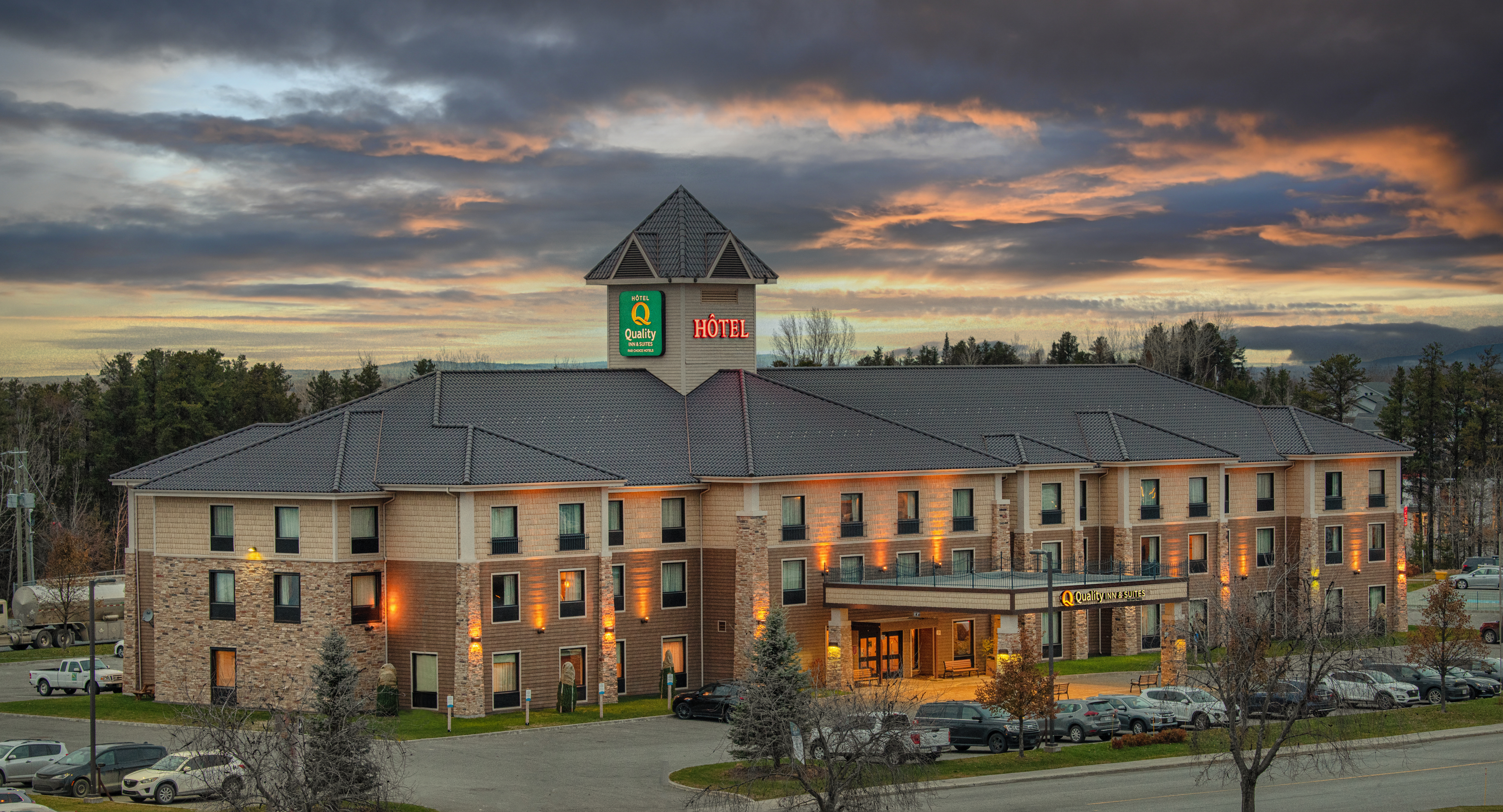 Tourisme Autochtone Québec - Hôtel Quality Inn & Suites Val-D'Or